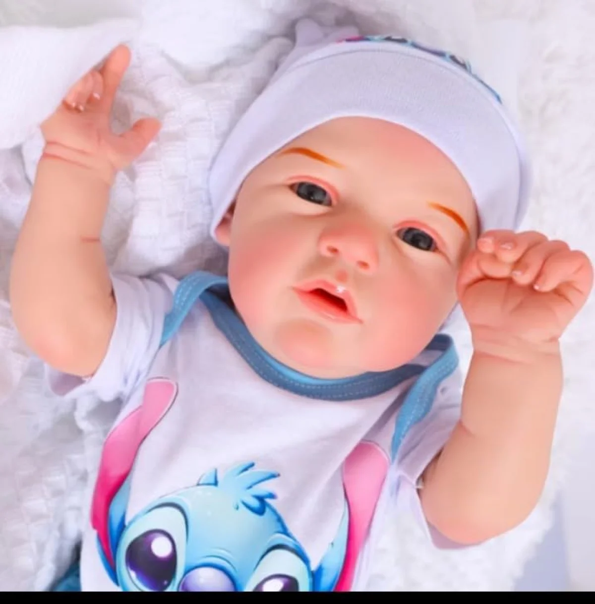 Boneca Bebê Reborn Realista em Silicone, Menino, Roupa Stitch Azul e ...